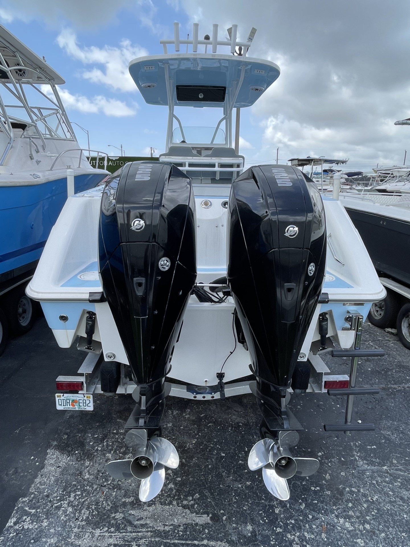 2003 BOSTON WHALER OUTRAGE 270 - Miami Boat Place