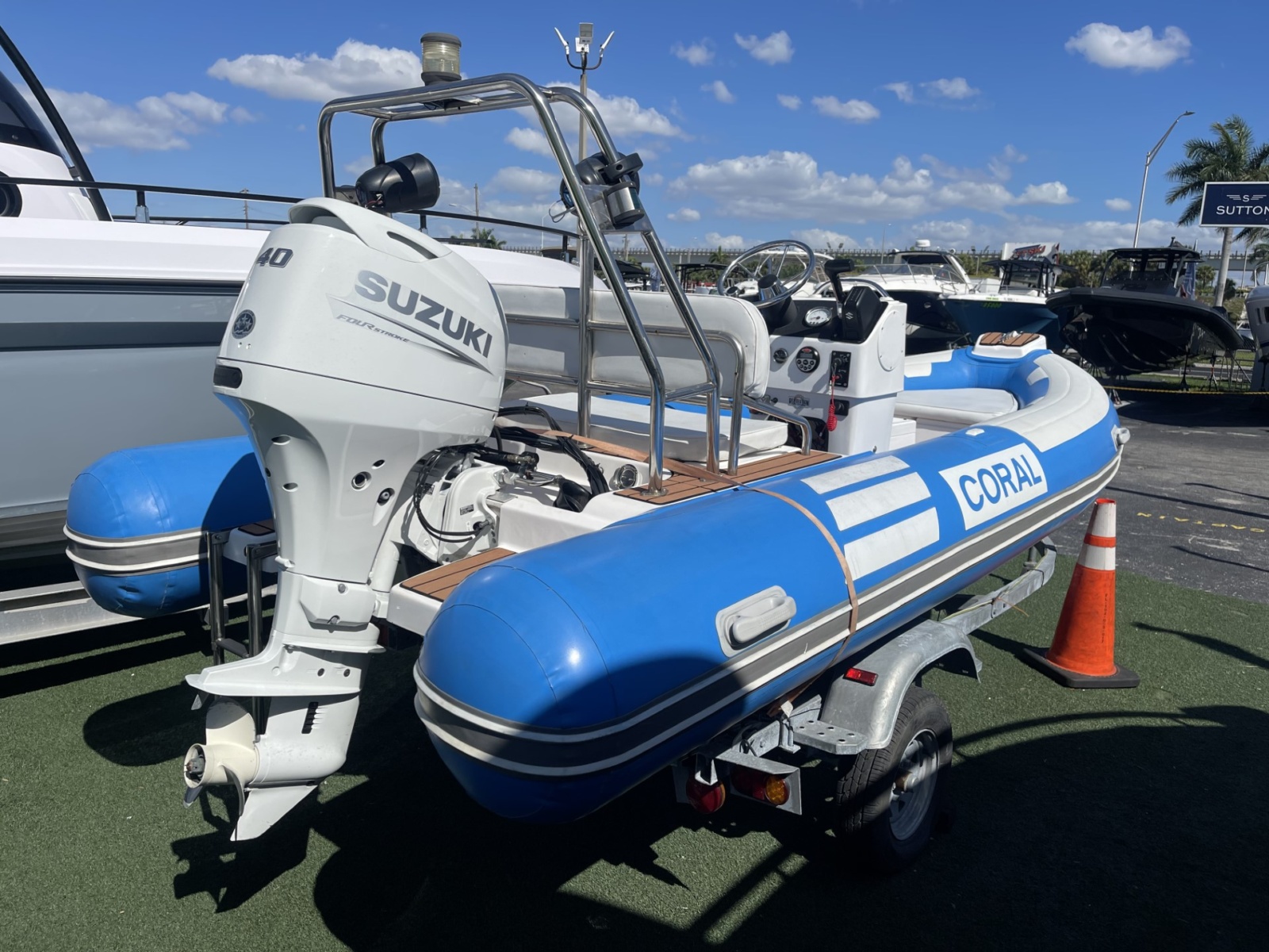 Dinghy - NEVER USED !!! - Miami Boat Place