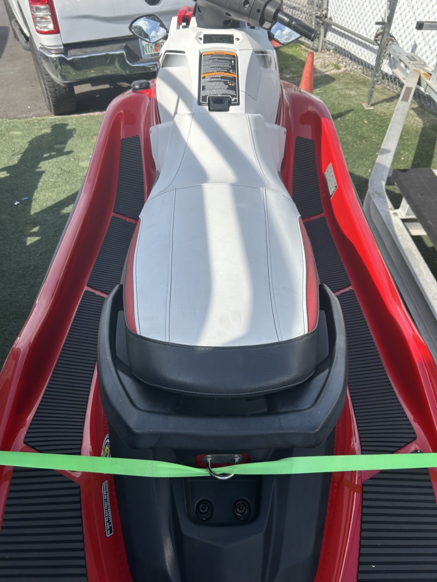 2019 Yamaha EX Deluxe Wave Runner - Miami Boat Place