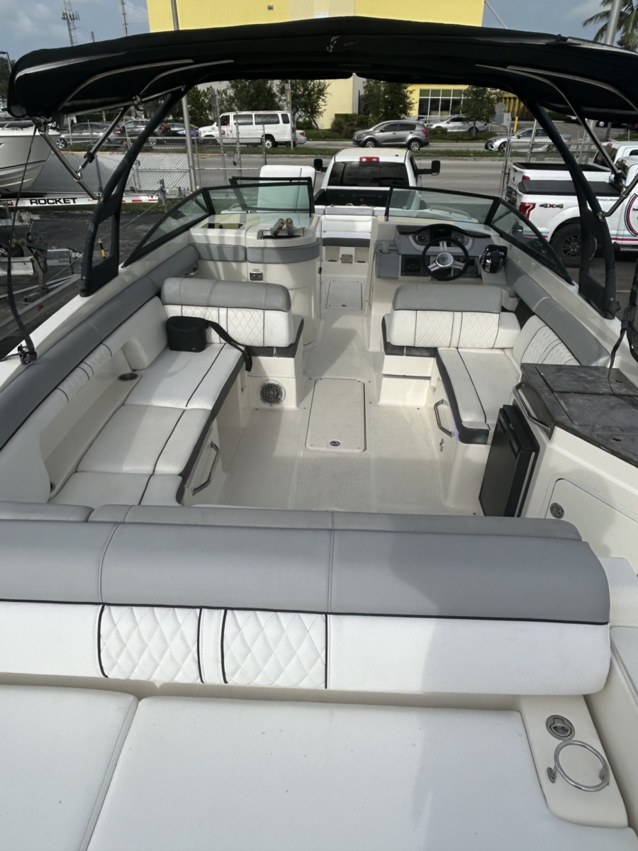 Sea Ray 290/OB - Price Reduced !!! - Miami Boat Place